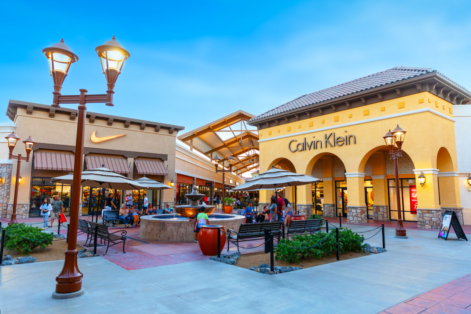 Outlets at Tejon – California’s fashionable gateway to all things new.