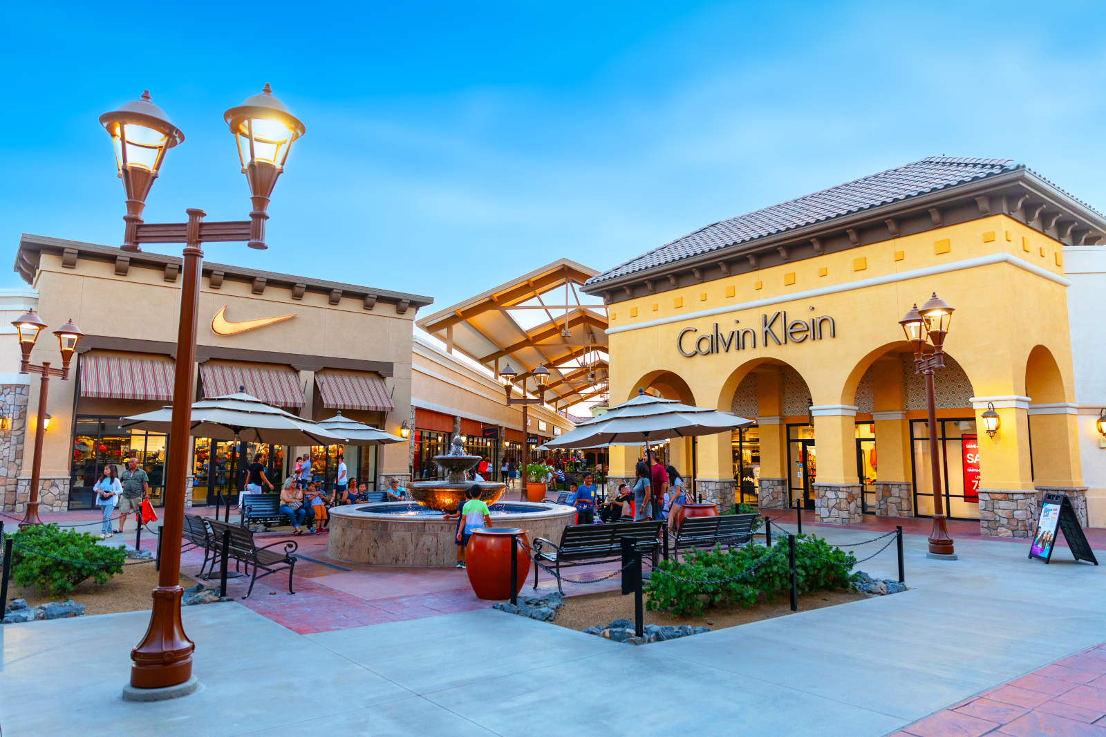 Outlets at Tejon – California’s fashionable gateway to all things new.